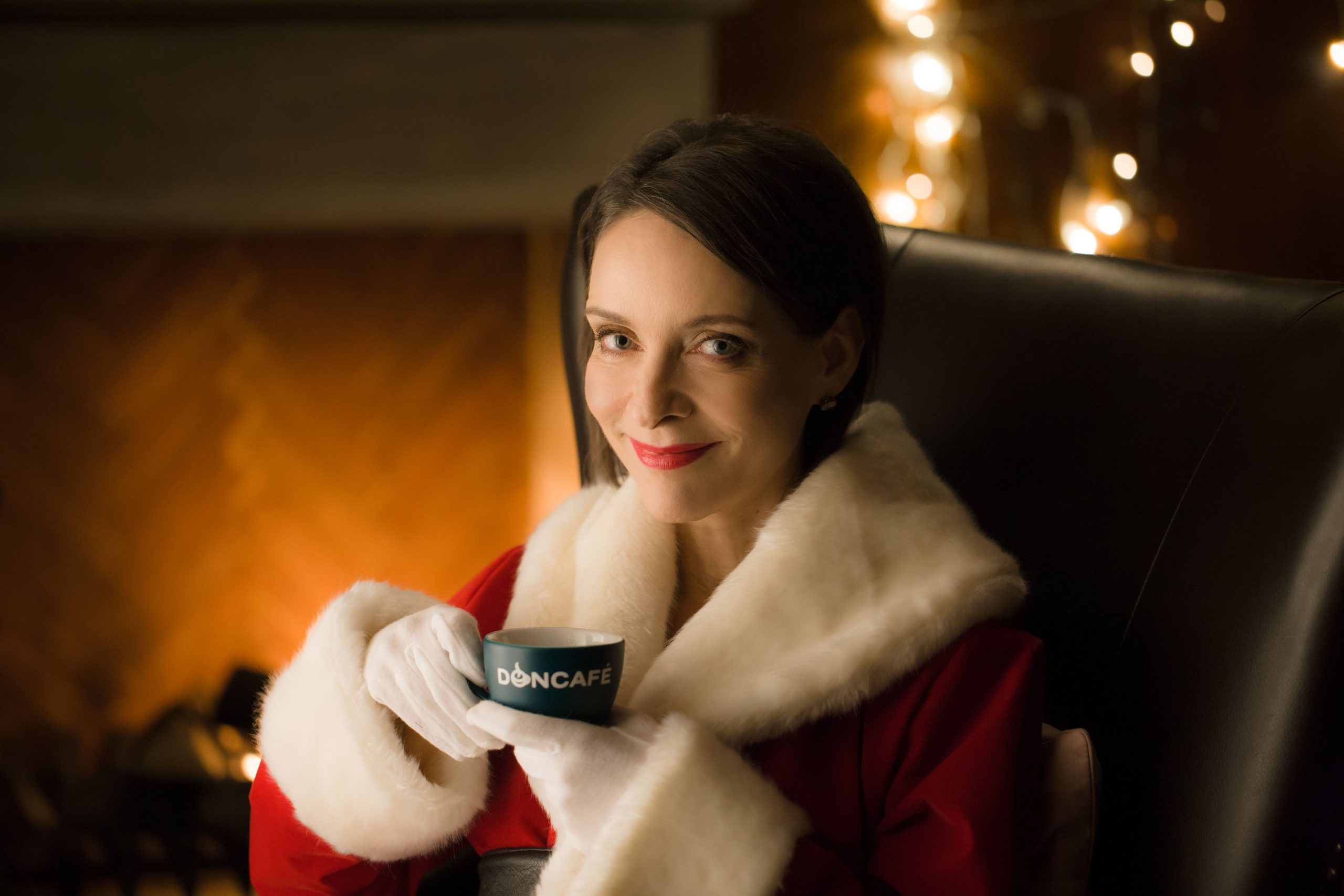 Doamna Crăciun primeşte ceva bun - Idrilog